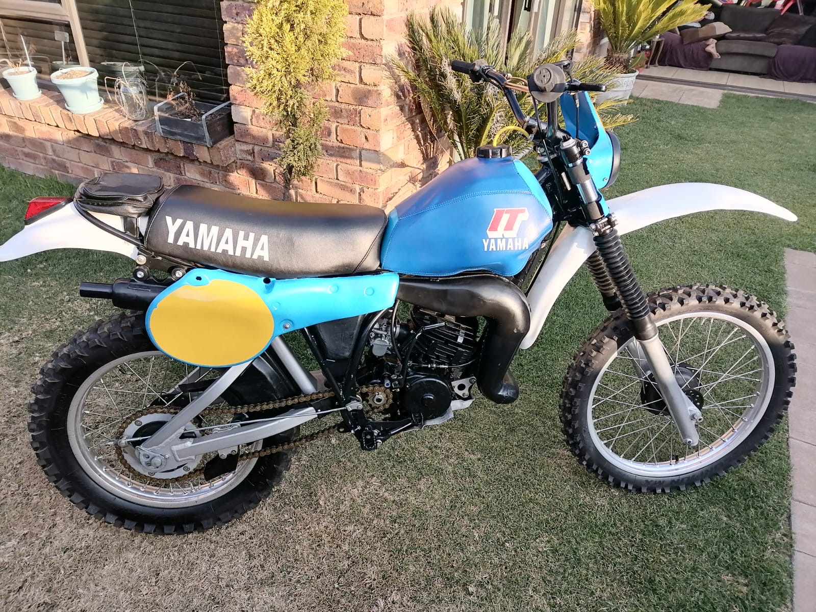 Yamaha IT175 - Mr. Classic Motorcycles