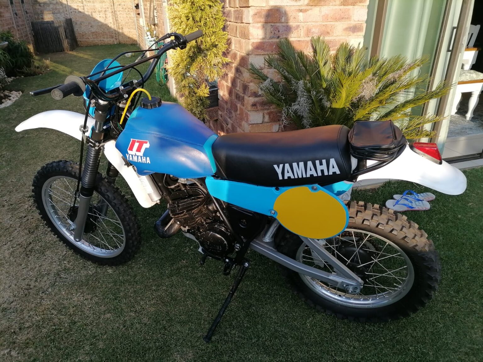Yamaha IT175 - Mr. Classic Motorcycles