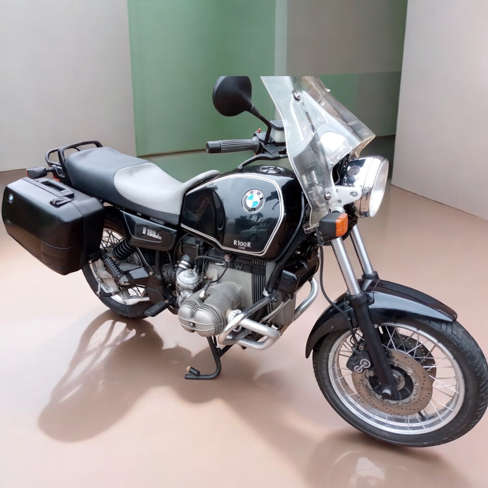 BMW R100R - Mr. Classic Motorcycles
